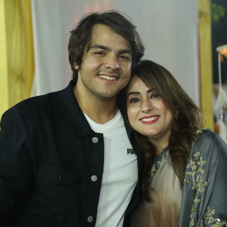 Ashish Chanchlani Net Worth, Bio Age, Girlfriend and more